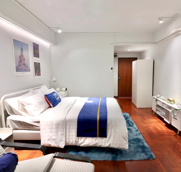 Storybook Royal | City Center | Skytrain - Bangkok