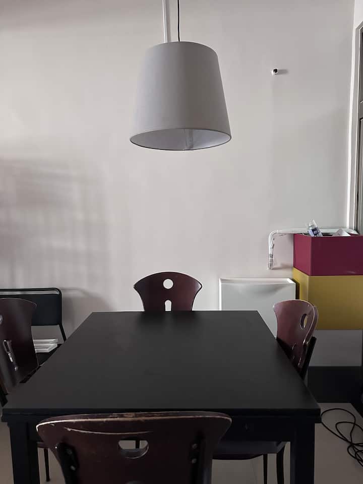 Spacious Urban Stay In Shida | Walk To Ntu, Ntnu - 新店區