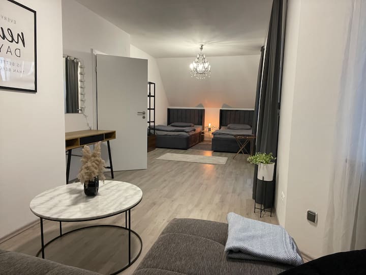 Modernes Apartment Mit Balkon - Erlangen