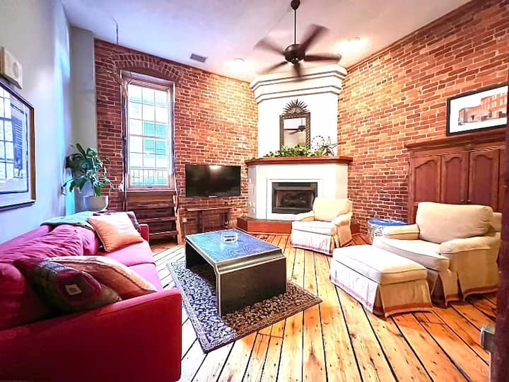 Historic 3 King Bed Downtown Condo 2 Car Garage - Lynchburg, VA