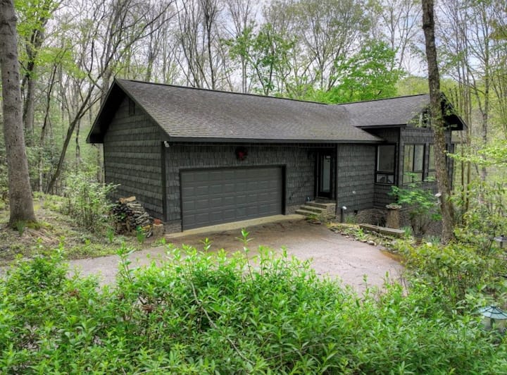 Hidden Bluff Getaway! - Mineral Bluff, GA