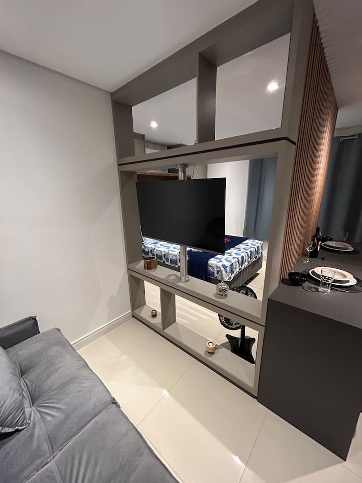 Studio Luxuoso Novo Com Ar Condicionado Completo - Mogi das Cruzes