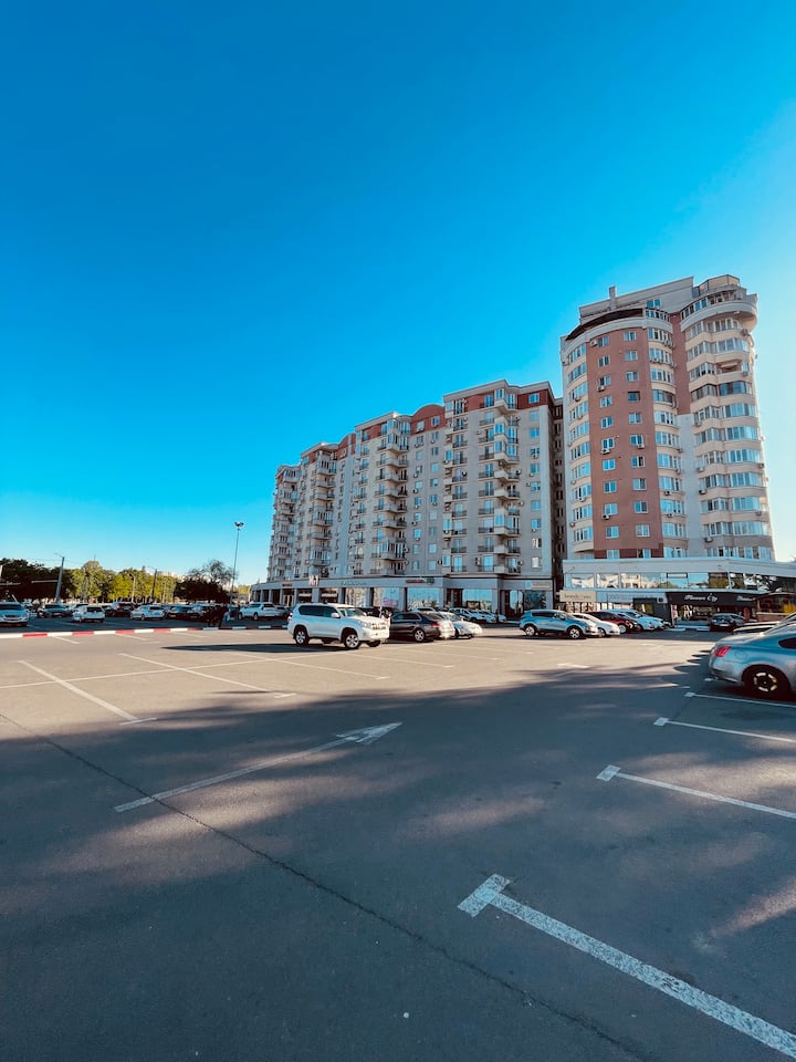 3 Bedrooms Modern Downtown Apartment. - Moldavie