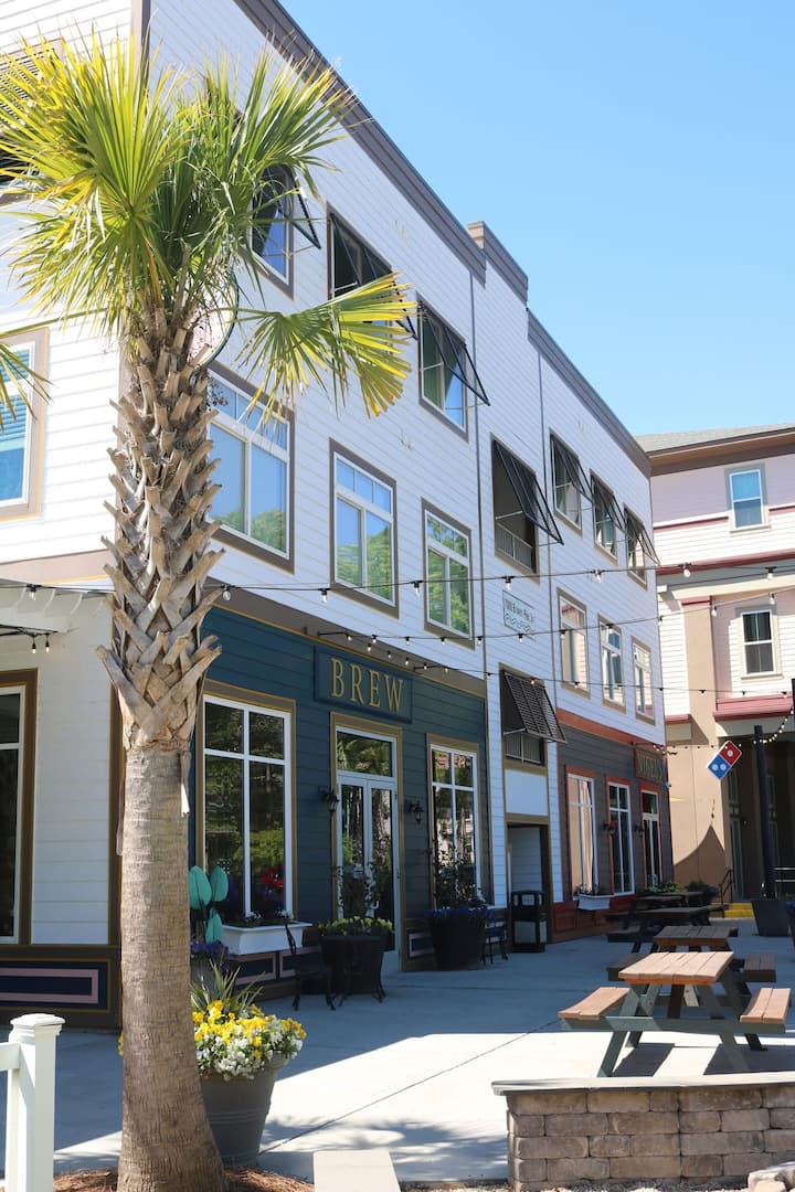 Coastal Cottage - Charleston, SC