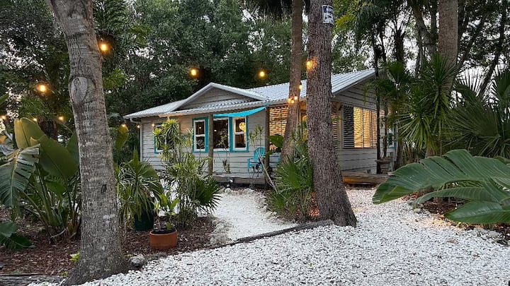 "Mermaid Hideout" A Tropical Oasis In Sarasota, Fl - 새러소타
