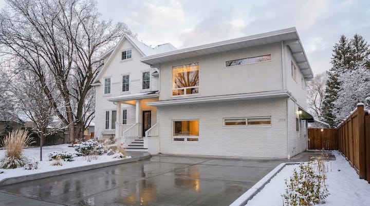 Second Floor Suite - Lethbridge