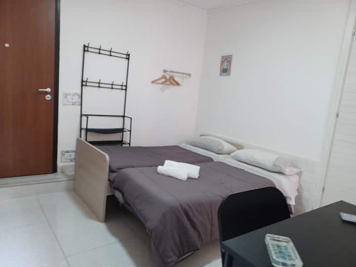 Vivi La Vera Napoli: Monolocale Tipico E Ospitale - Naples