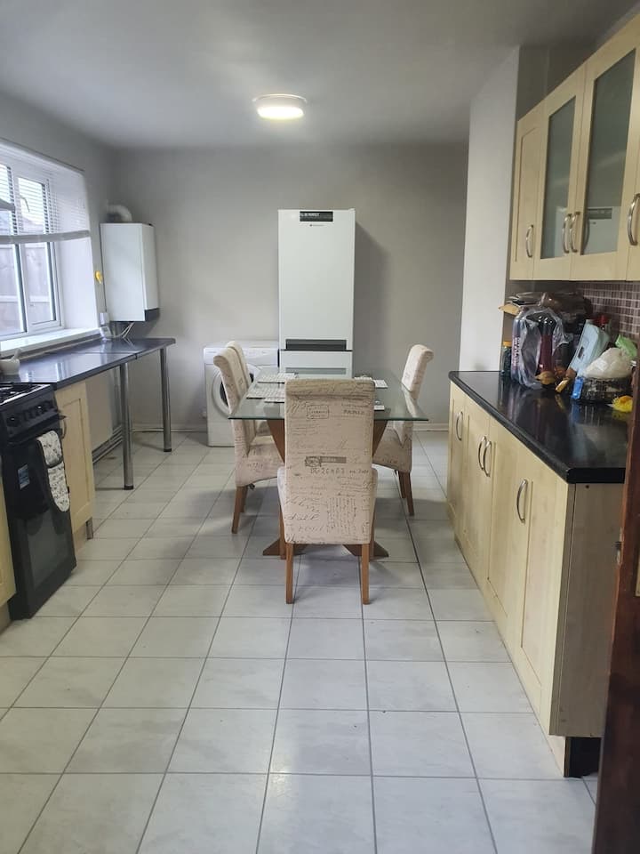 Amazing 3 Bedroom House - Nottingham