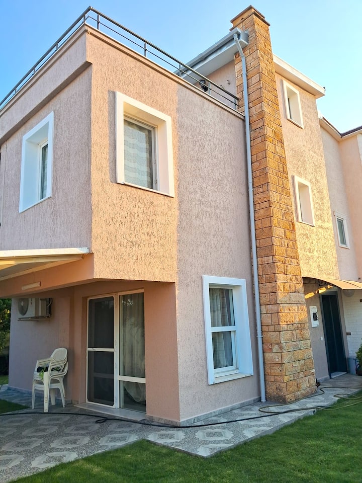 Sea View Villa W/ Garden  50m To Sarımsaklı Beach - Ayvalık