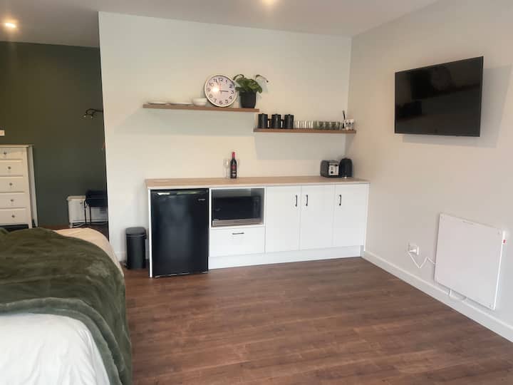 Modern Unit In Pisa Moorings - Cromwell