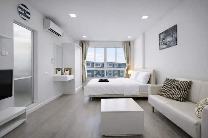 Unforgettable Retreat Large Pool & Gym Beach<200m - Cha-am