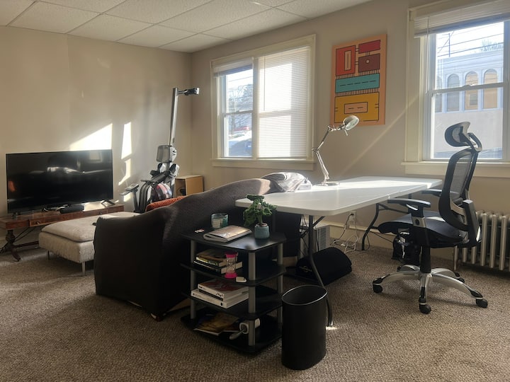 Effecient Writing Retreat / Professor's Apartment - Scranton, PA