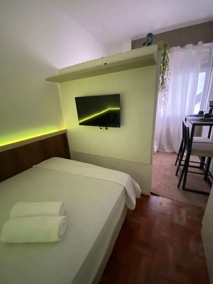 Kitnet Compacta
Veja Comodidades - Barra, Brasil