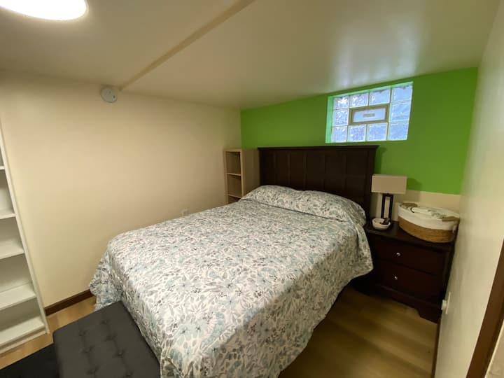 Stylish Basement Apartment, Super Close & Private! - Forest Hills, PA