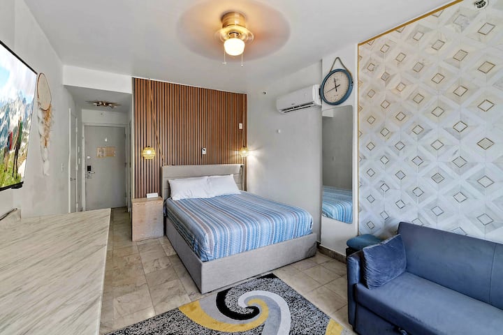 South Miami Beach Hotel Room - Miami Beach, FL