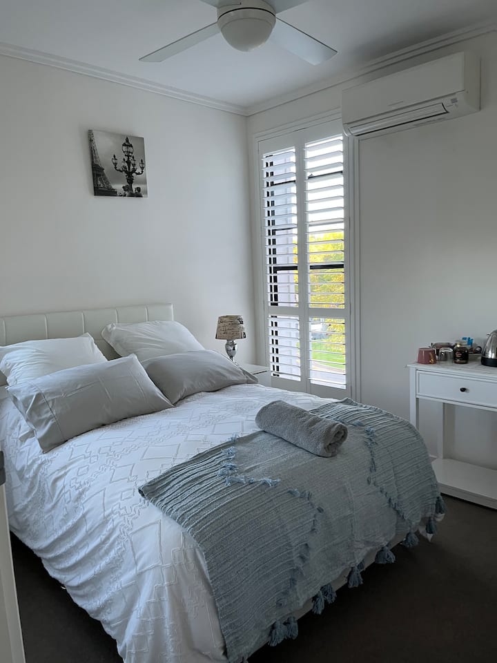 Room In Modern Townhouse - Gold Coast