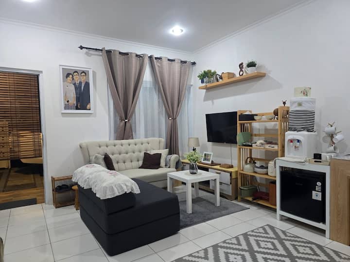 Wangunsari Homestay, A Lovely Home For 6 Max - Bandung