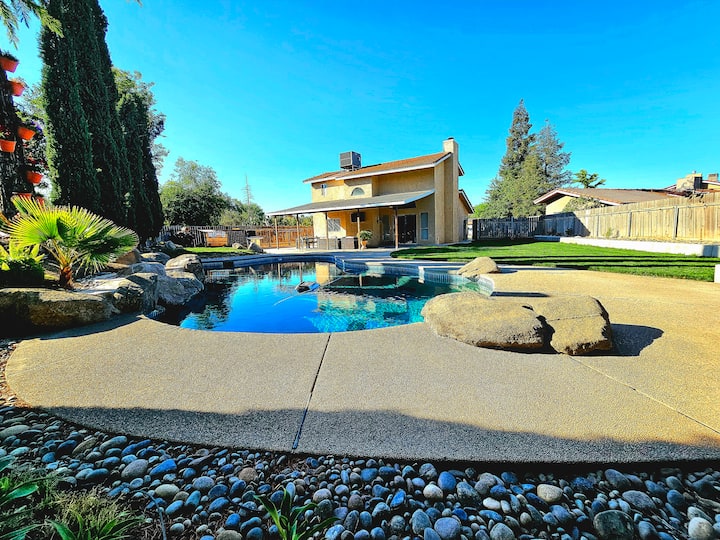 Family Friendly Home With Pool - Fresno, CA
