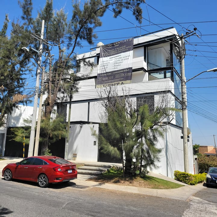 Espaciosa Casa En Tlaquepaque - Tlaquepaque