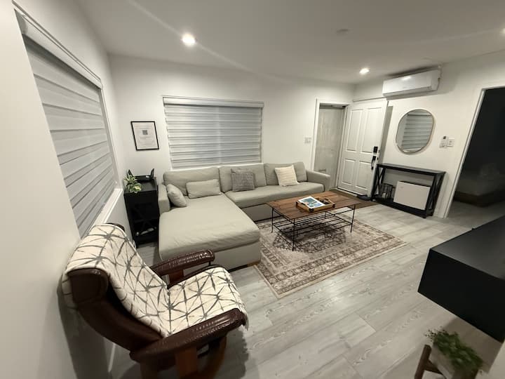 Private Home Oasis In Mid-city - Beverly Hills, CA