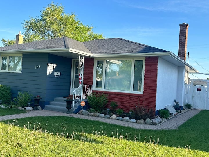 Winnipeg Spotless Cozy 4 Bedrooms Home. - Winnipeg