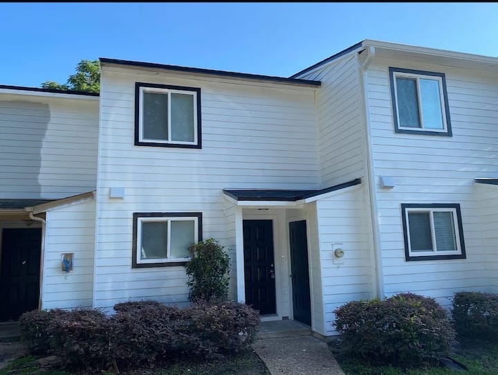 Jazzy Town House - Tallahassee, FL