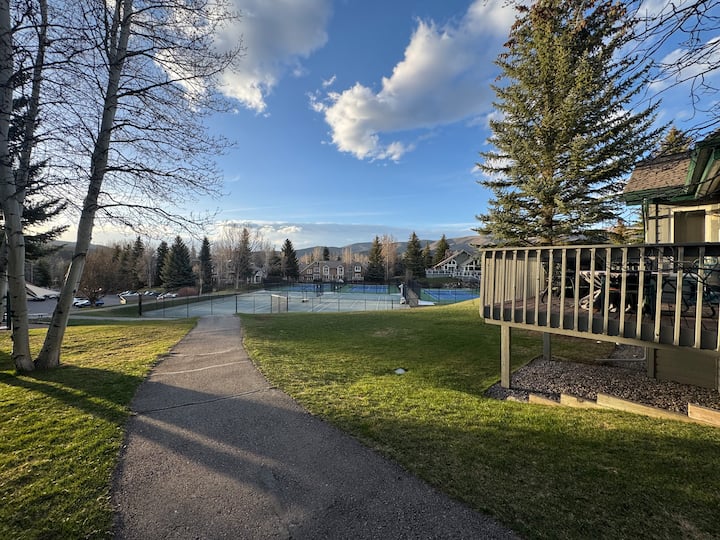 Seasonal Rental (J1 Friendly) - Edwards, CO