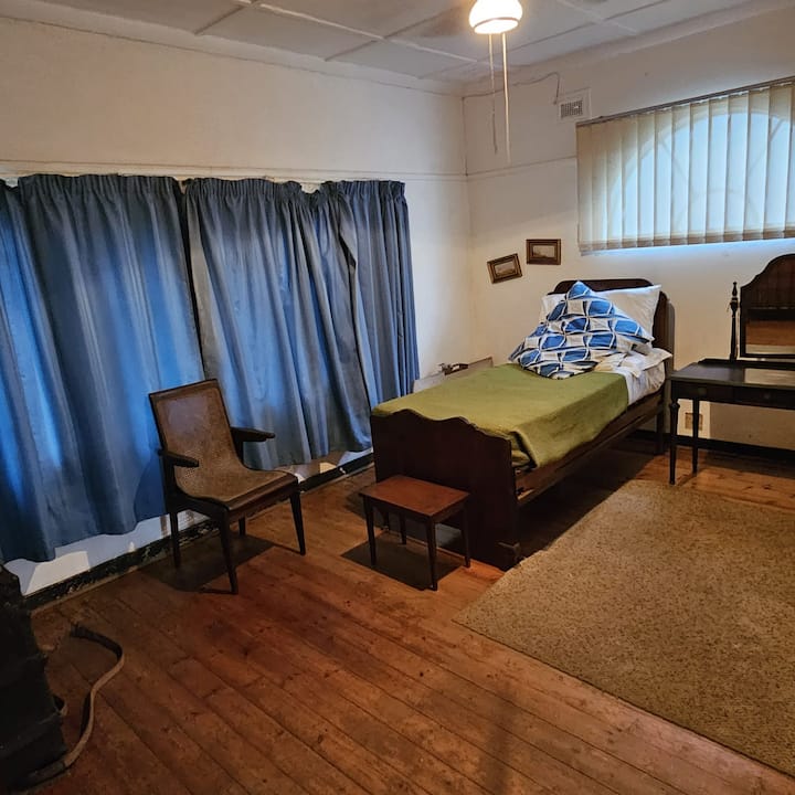 Old 2bedroom House With Seaview - Port Shepstone