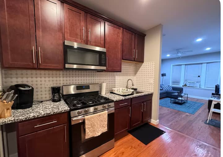 Amazing Avondale Location 2br - Wicker Park - Chicago