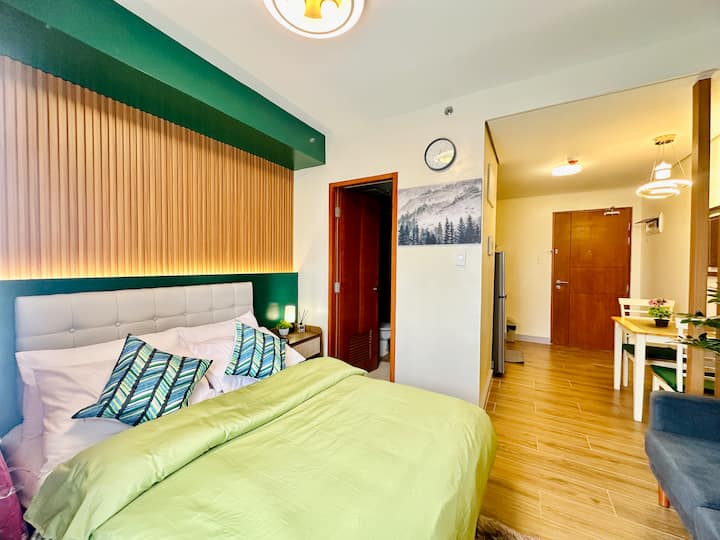 Twin Lakes Manor 1 8-j | Modern Studio W/ View - Alfonso