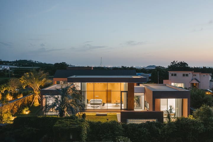 [신규오픈]수영장, 정원, 신축 제주애월 프라이빗 독채스테이/2인부터 4인까지/독채,별채 - Jeju-si