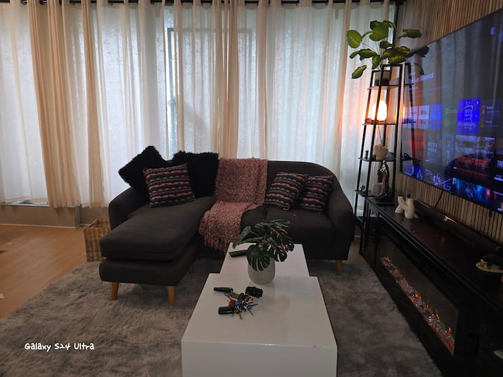 Aesthetic Two Room Space - Kitchener