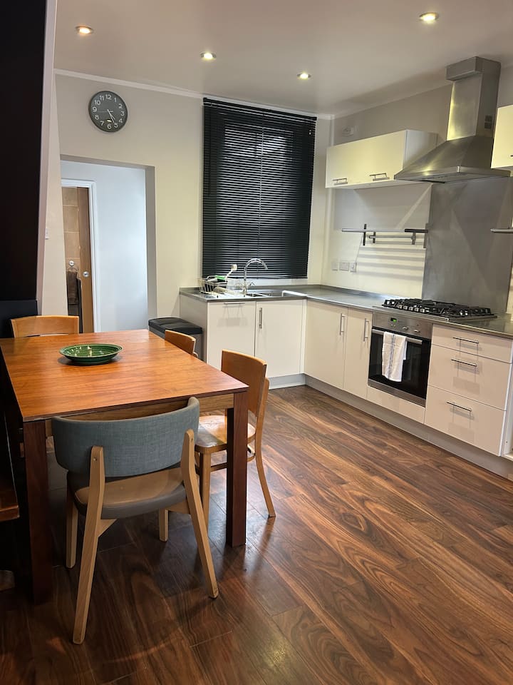 Cosy 2brd House Near Stratford Station & Westfield - Leyton