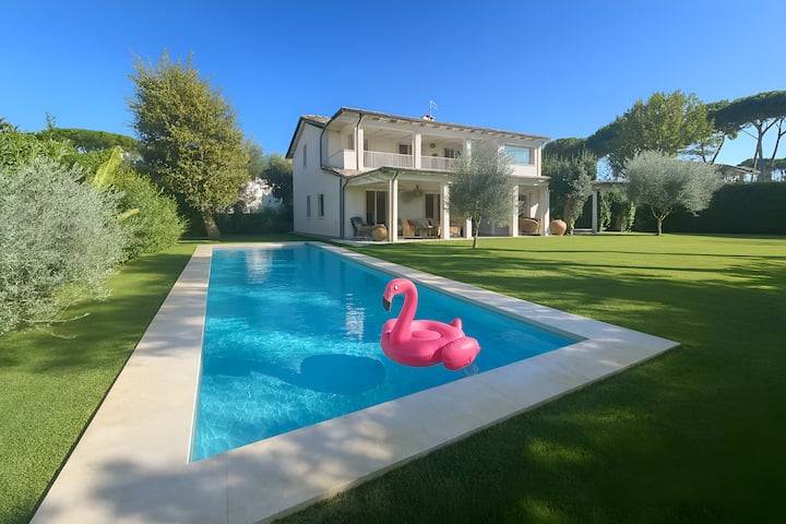 Ideal For Large Families Or Multiple Households - Forte dei Marmi
