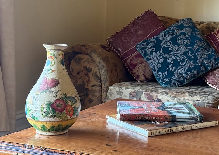 "The Duchess 0n Duke." ( Period Character Filled.) - Yarram