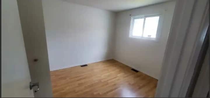 Single Rooms Core Floor House - Thunder Bay