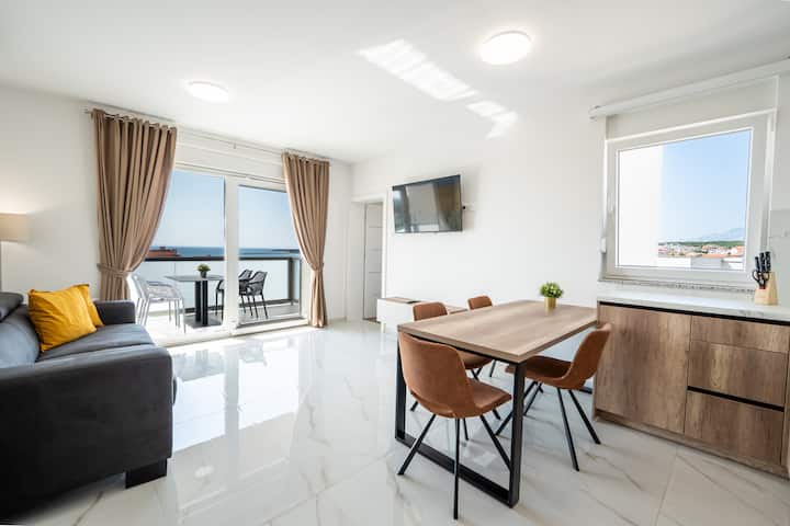 Hideout - Pool Apartments For 12 - Karlobag