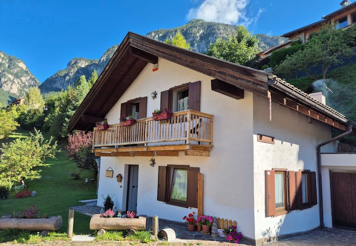 Chalet -Barbara 
Vista Fiume E Montagna - Predazzo