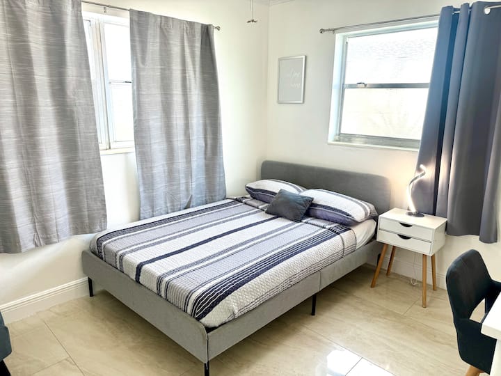 Private Room #9 Near Hard Rock H4 - Miramar, FL