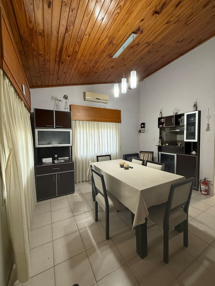 Casa Amplia Luminosa, Patio Y Juegos Para Niños. - Gualeguaychú