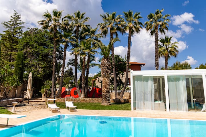 Villa Adriana • Location Exclusive Avec Piscine - Andría