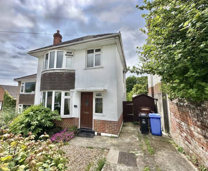 Ideally Located Poole Home In Dorset - Poole