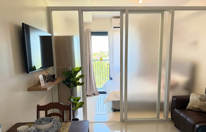 Scarlett’s Haven-cozy Condo 1br+balcony@smdc Style - Iloilo City