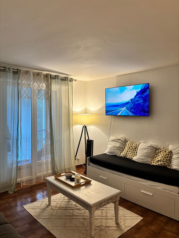 Studio Pour 4 à 900 M Du Port - Bandol