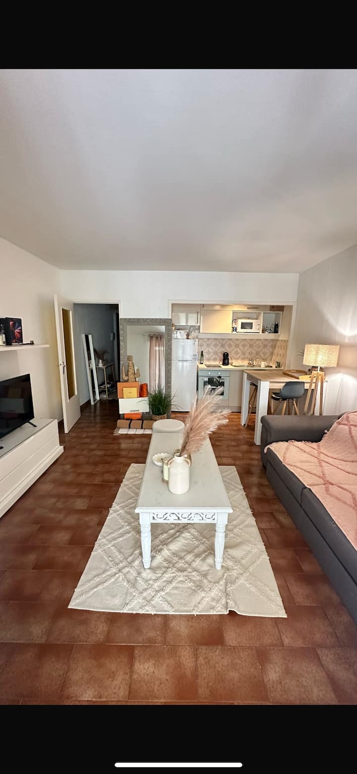 Studio Pour 4 à 900 M Du Port - Bandol