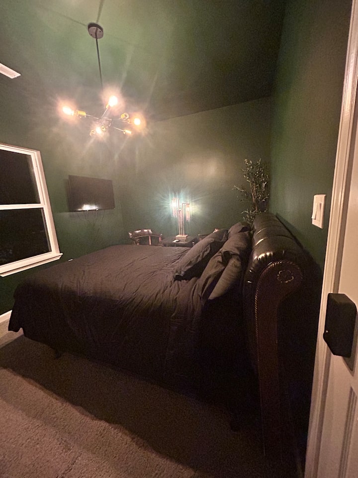 The Lounge Room • Stylish Stay - Gastonia, NC