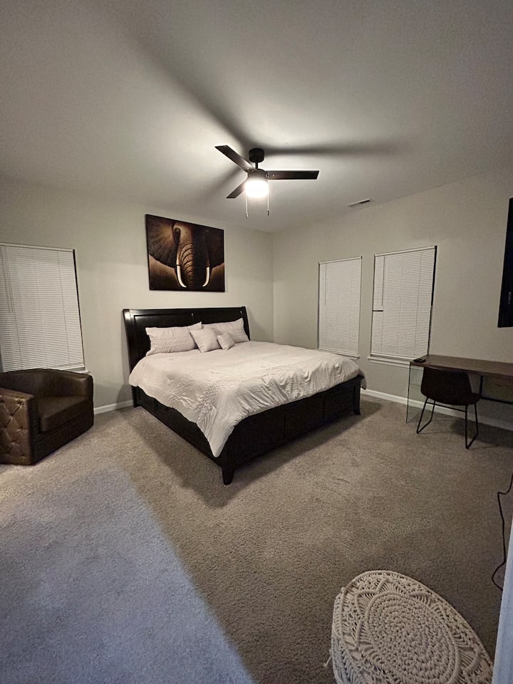 Spa-inspired King Room W/ Bath - Gastonia, NC