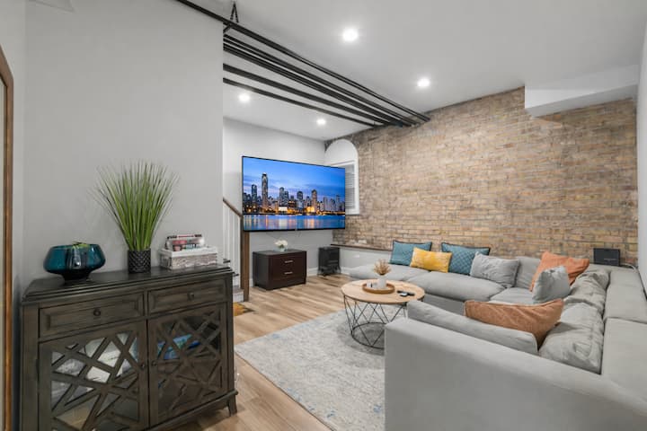 Chic Chicago Hideaway Near Suburbs W/ Parking - Chicago