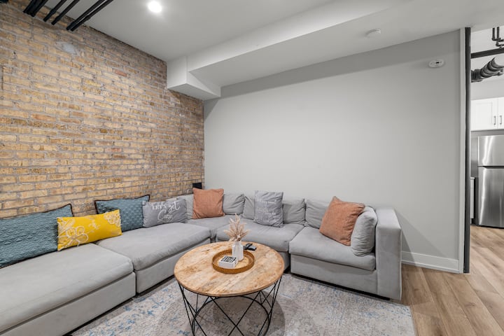 Chic Chicago Hideaway Near Suburbs W/ Parking - Evanston