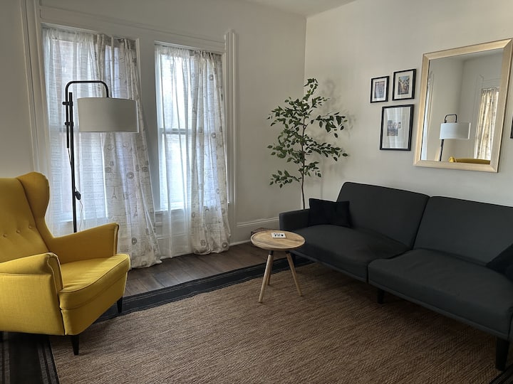 Pvt Apt-arts District-kitch, King Bed, Claw Tub - Cleveland, OH